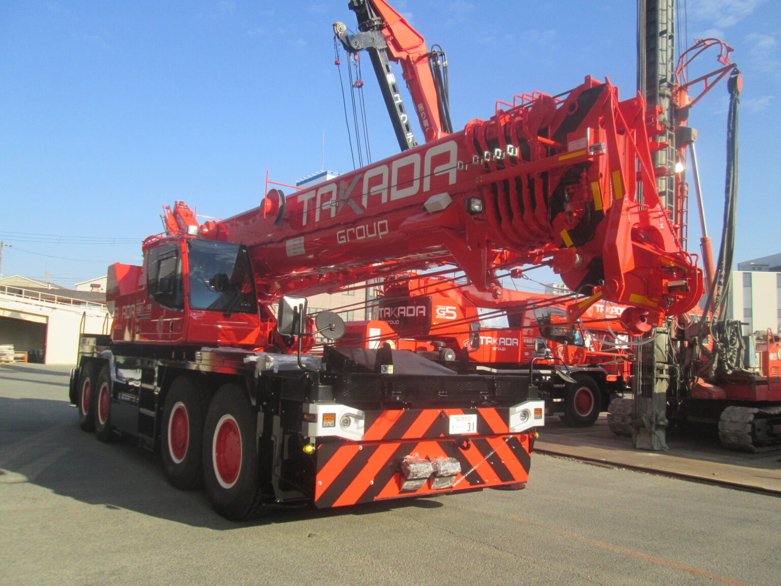 70tラフタークレーン（GR-700N-2) 1台納車されました。 | 株式会社髙田クレーン興業 | 大阪市淀川区を拠点に建設工事におけるクレーン重機のリーシングや輸送運搬を行う