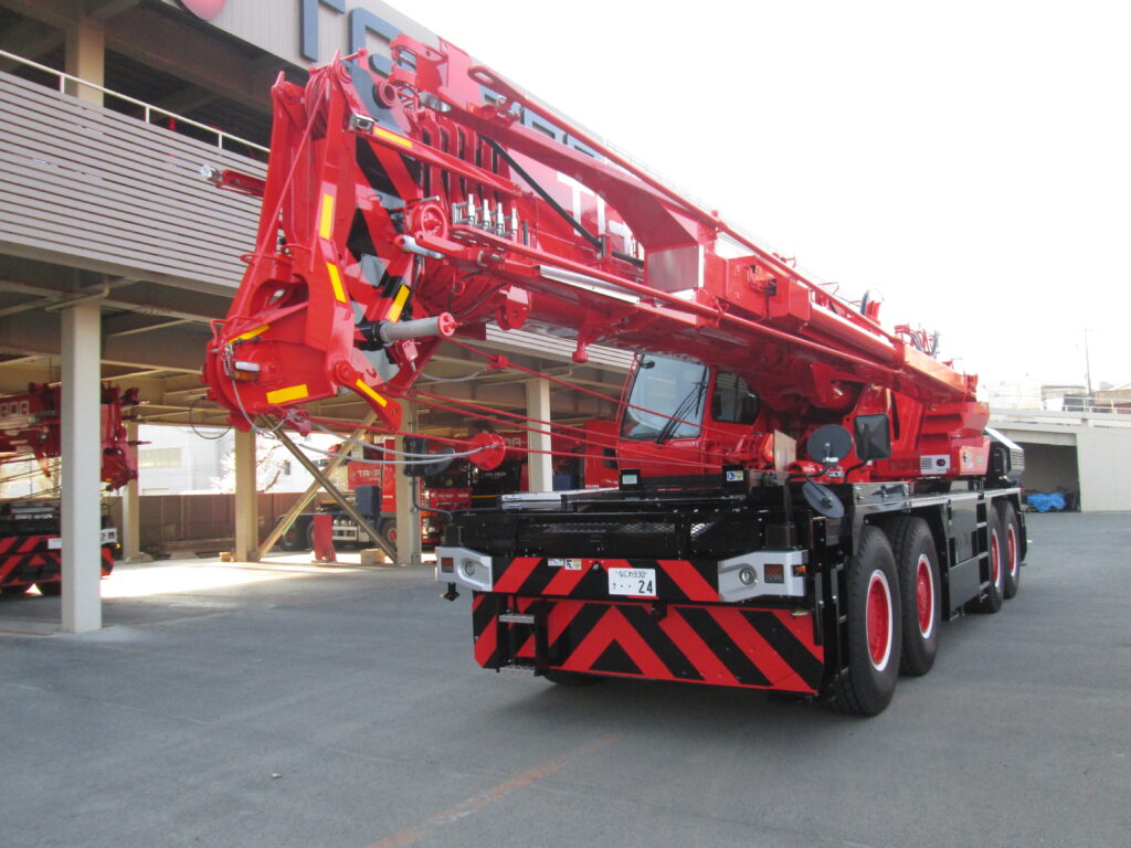 100tラフタークレーン（GR-1000N-1) 新車1台納車されました。 | 株式会社髙田クレーン興業 | 大阪市淀川区を拠点に建設工事に ...